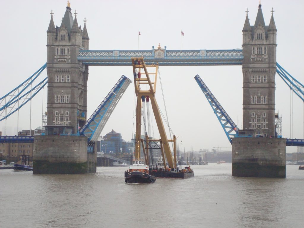 Tower Bridge – Dutch Marine BV
